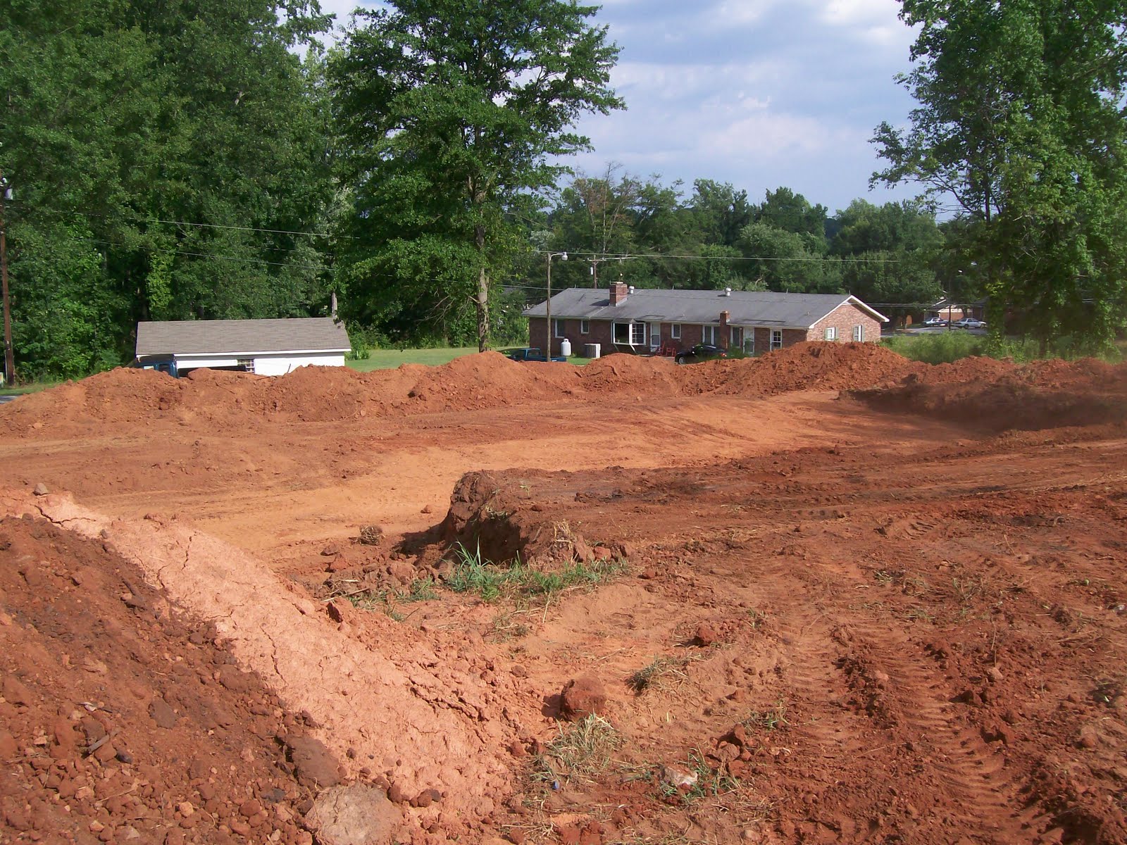 A Southern Accent Construction: Our House Build Update: More digging ...